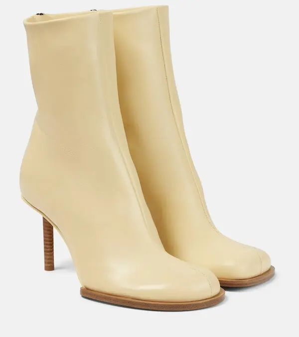 Jacquemus Les Bottines Rond Carré Leather Ankle Boots - White