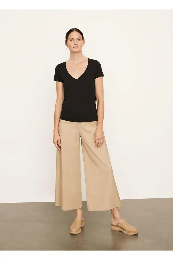 Vince Essential Pima Cotton V-neck T-shirt - Black