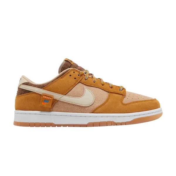 Nike Dunk Low Sneakers - Tan