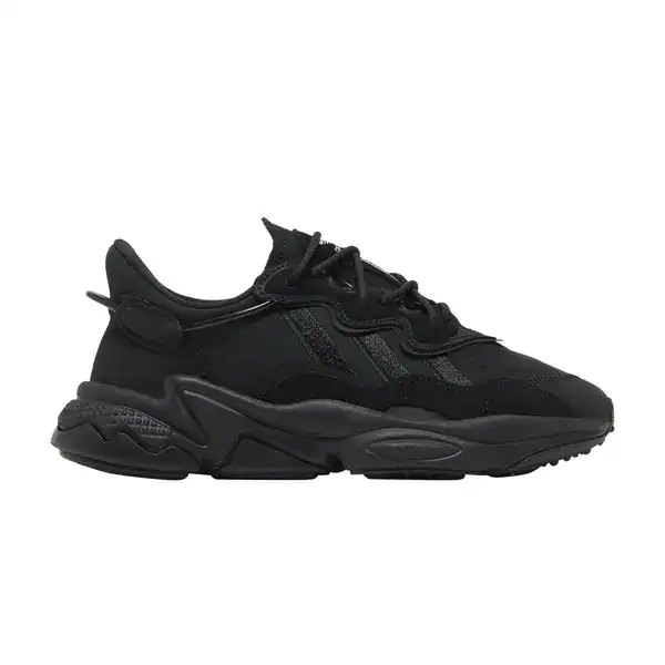 ozweego triple black