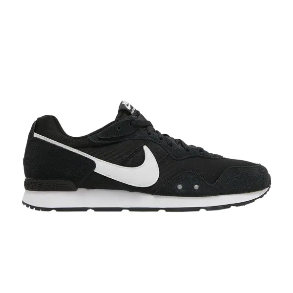 Nike Venture Runner Sneakers - Black