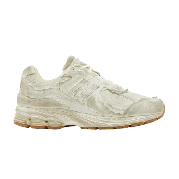 NEW BALANCE 2002r Protection Pack Distressed
