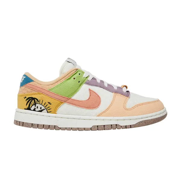 Nike Wmns Dunk Low Se 'sun Club' Sneakers - White