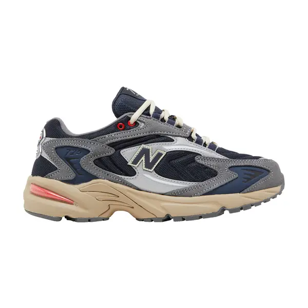 NEW BALANCE 725 Sneakers - Blue