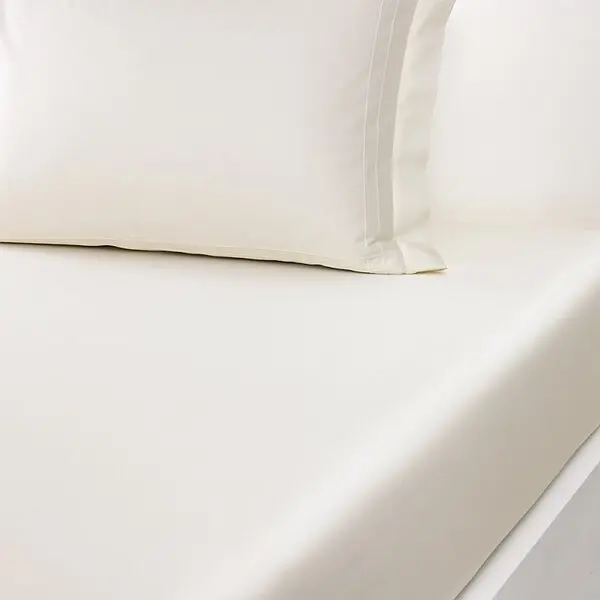 YVES DELORME Adagio Sateen Fitted Sheet, King - Milk