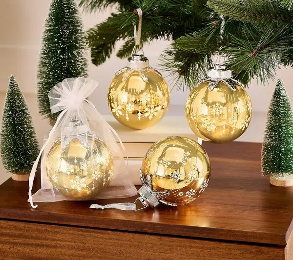 VALERIE PARR HILL As Is Set Of 4 Illuminated Snowflake Glass Ornaments