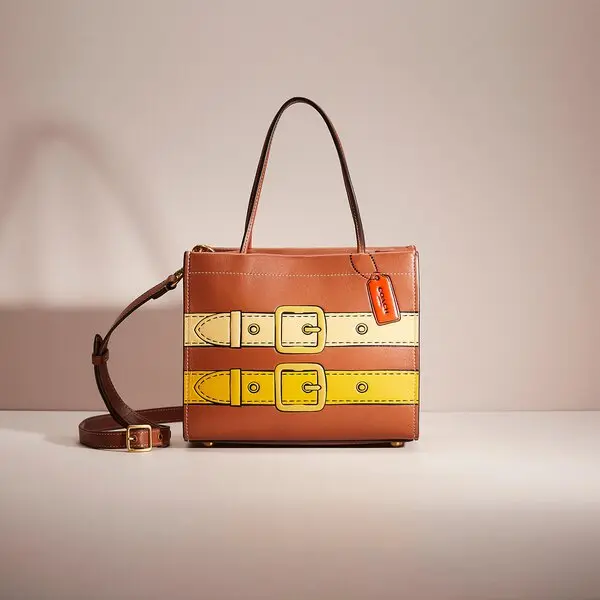 Coach Cashin Carry 22 Tote With Trompe L'oeil Print - Brass/1941 Saddle Multi