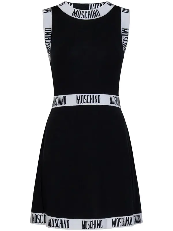 Mini Robe Love Moschino Taille 6 - Manches Courtes - Logo Plaque Volante - Rouge En Coton