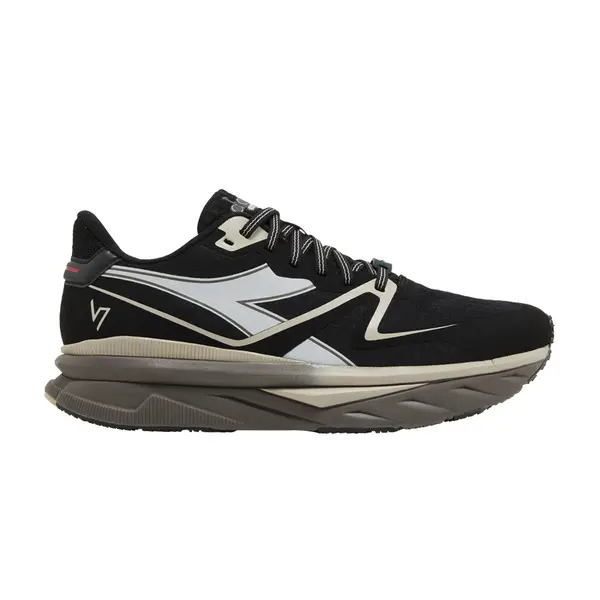 DIADORA Atomo V7000 Sneakers - Black