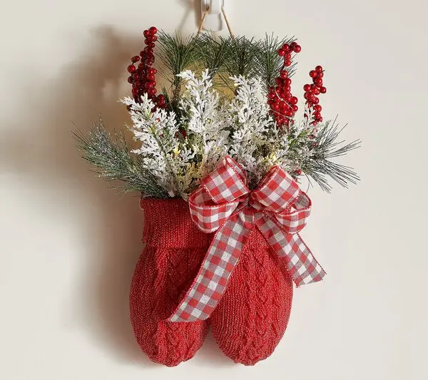 VALERIE PARR HILL Hanging Mittens W/ Illum Greenery Valerie