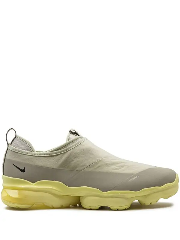 Nike Vapormax Moc Roam Sneakers