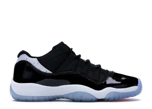 JORDAN 11 Retro Low Sneakers - Black/infrared 23/pure Platnium