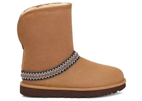 UGG Classic Short Crescent Boot - Chestnut