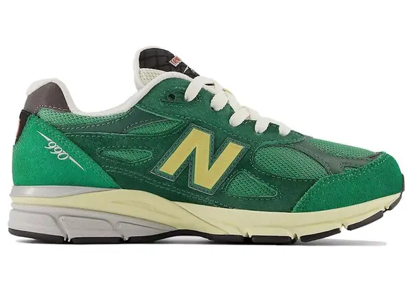 NEW BALANCE 990v3 Sneakers