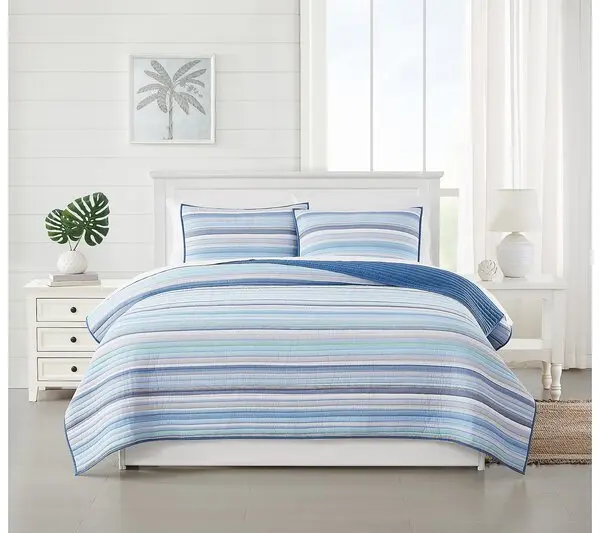 OCEANFRONT RESORT Clearwater Yarn Dye Stripe Fu /qn Quilt Set