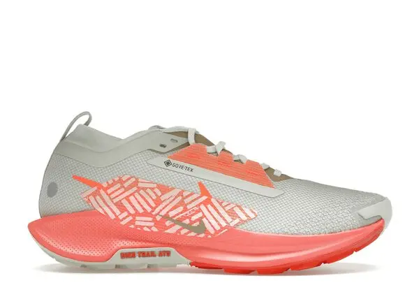 Nike React Pegasus Trail 5 Gore-tex Sneakers