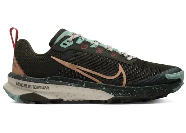 Nike React Terra Kiger 9 Sneakers
