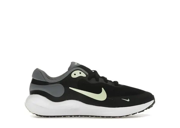 Nike Revolution 7 Sneakers
