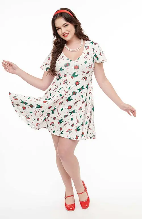 Unique Vintage 1950s Poppy Flare Dress - Ivory Christmas Print