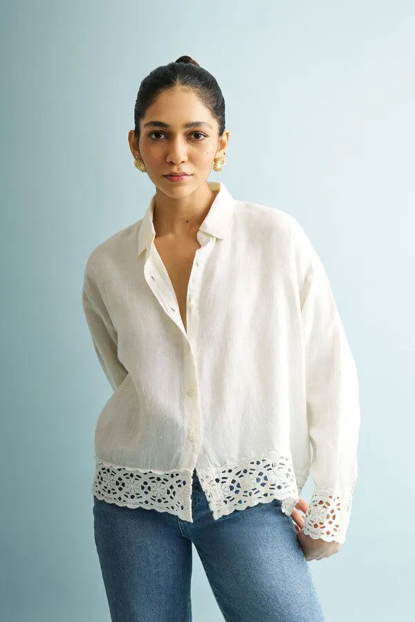 REISTOR Button-down Shirt With Lace - White
