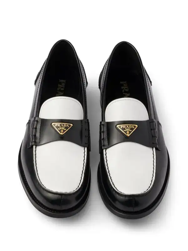PRADA LOGO FLAT LOAFERS – Caroline's Fashion Luxuries PRADA embrem