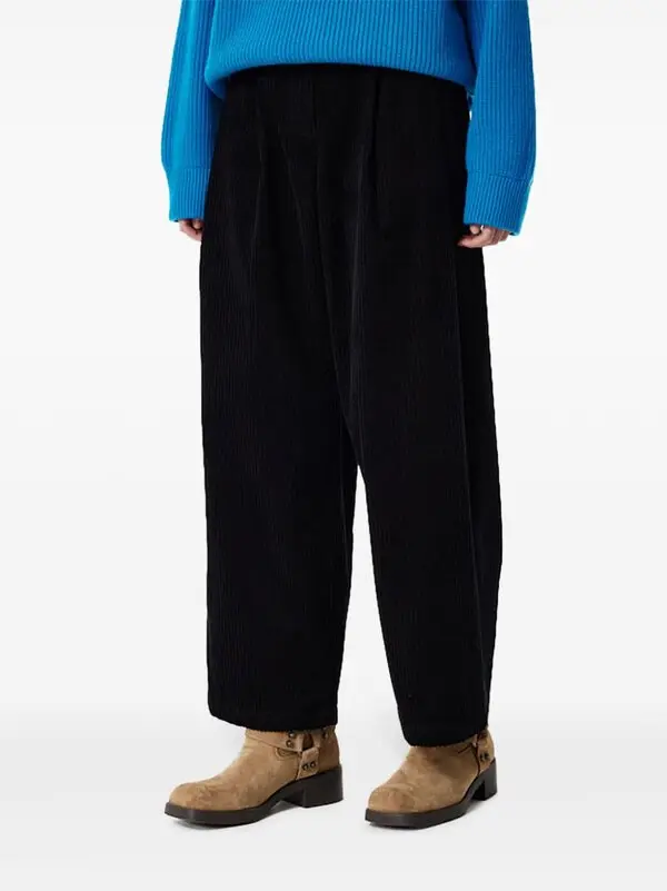STUDIO TOMBOY Two-tuck Corduroy Trousers - Black