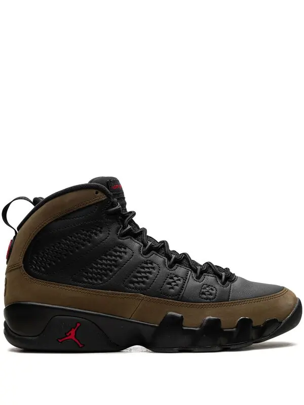 JORDAN Retro Sneakers - Black