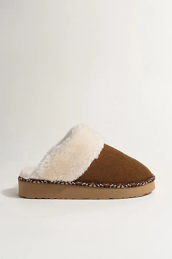 Minnetonka Cerise Slippers - Tan