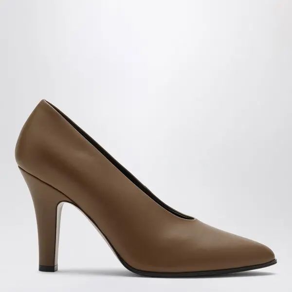 THE ROW Décolleté Pumps - Beige