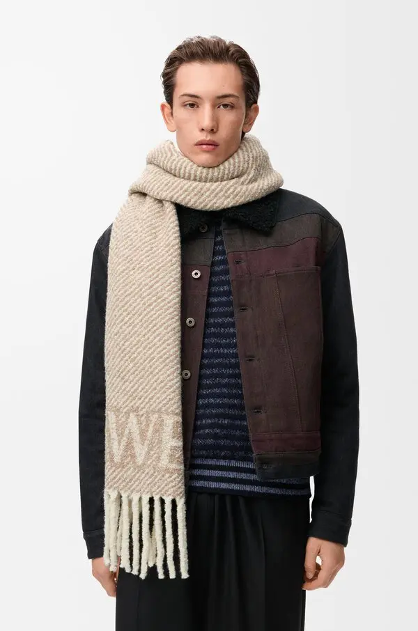 Loewe Scarf In Alpaca And Wool Blend - Beige/ecru