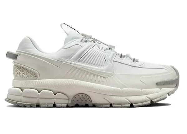 Nike Zoom Vomero Roam Sneakers - Summit White