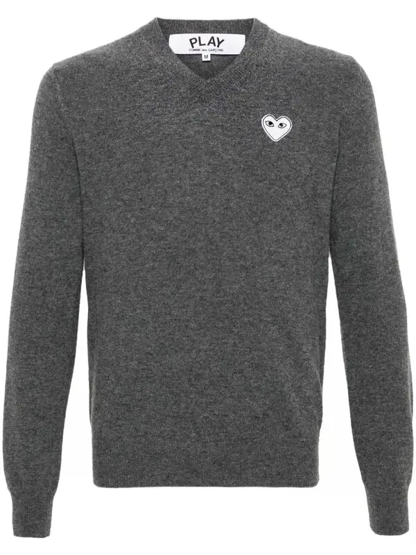 Play Comme Des Garcon Heart-patch V-neck Jumper - Grey