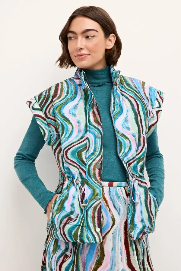 MARIE OLIVER Lyndon Vest
