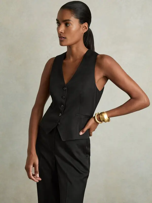 REISS Millie Single-breasted Tailored Waistcoat - Black