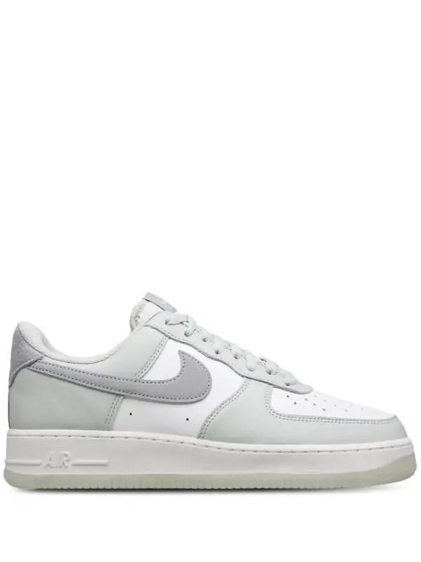 Nike Air Force 1 '07 Lv8 Sneakers - White