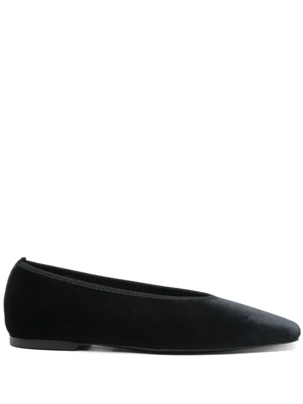 TOTÊME Minimalist Velvet Ballerinas - Black