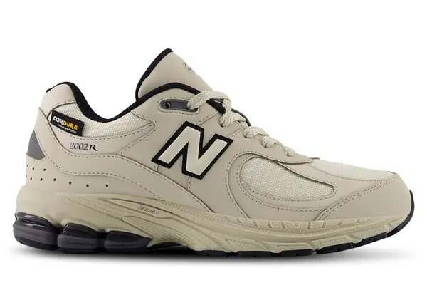 NEW BALANCE 2002r Cordura Sneakers - Timberwolf/black