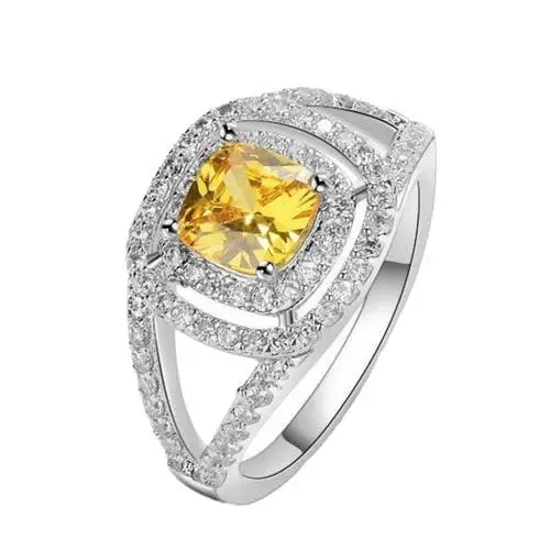 HOLLYWOOD SENSATION Citrine Ring With Zirconia