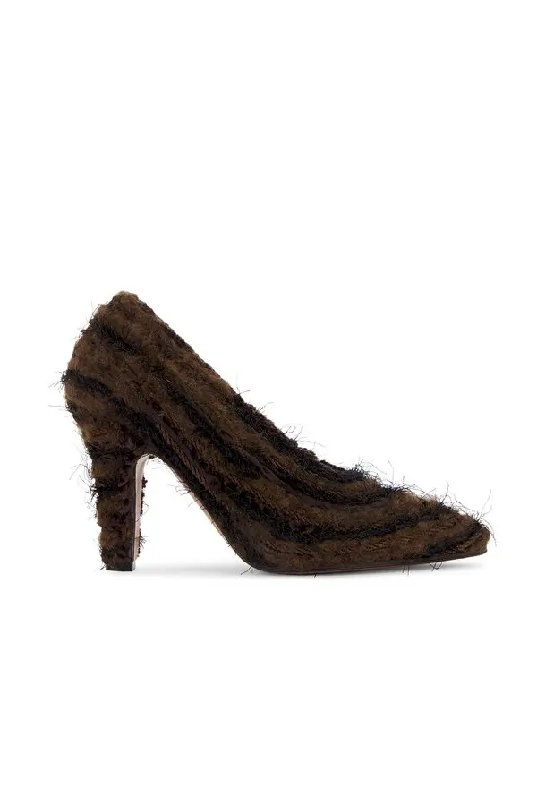THE ROW Prudens Pump - Laquer Brown