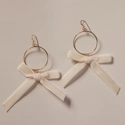 NICKEL & SUEDE Claras Statement Earrings - Cream