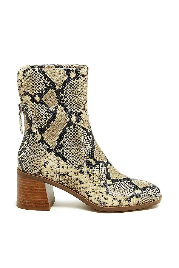 KELSI DAGGER BROOKLYN Island Heeled Boots - Neutral Pattern