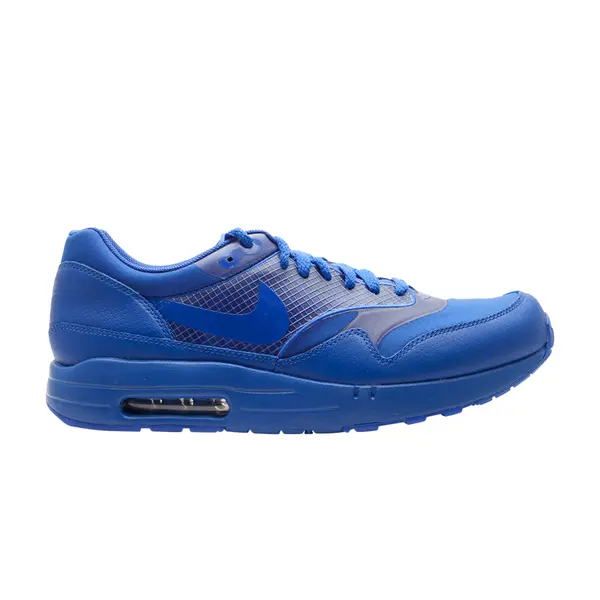 Nike Maxim 1+ Sneakers