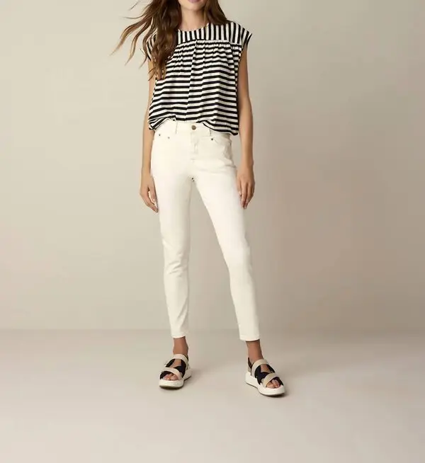 Buy Summum Rippled Top In White - Black At 39% Off | Editorialist