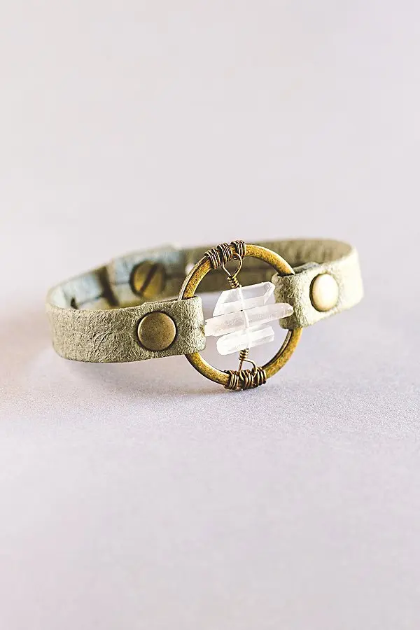GIVING BRACELETS Be The Light Vegan Bracelet - Sage