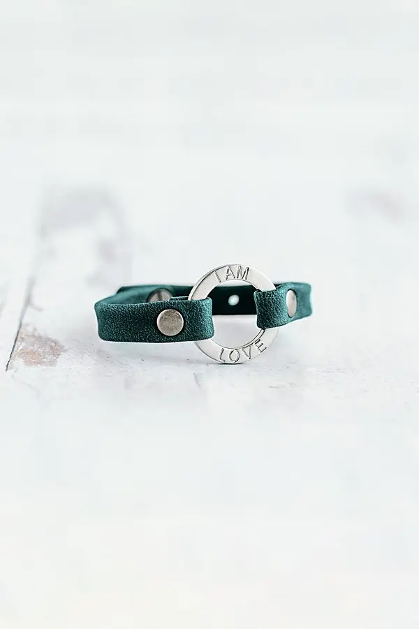 GIVING BRACELETS I Am Love Mantra Bracelet - Blue Spruce