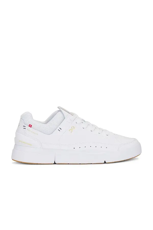 On The Roger Centre Court Sneaker