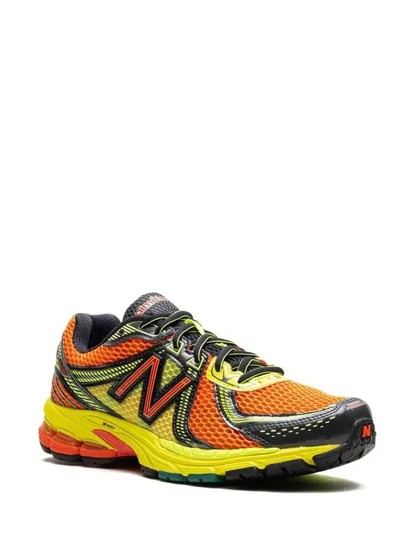 NEW BALANCE 860v2 Sneakers - Orange