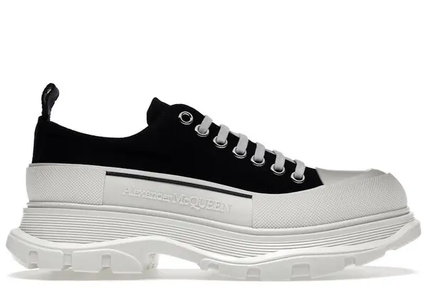 Alexander McQueen Tread Slick Low Lace Up Sneakers - Black/white