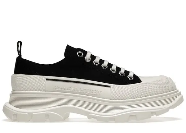 Alexander McQueen Tread Slick Low Lace Up Sneakers - Black/white