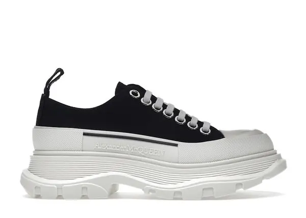 Alexander McQueen Tread Slick Low Lace Up Sneakers - Black/white